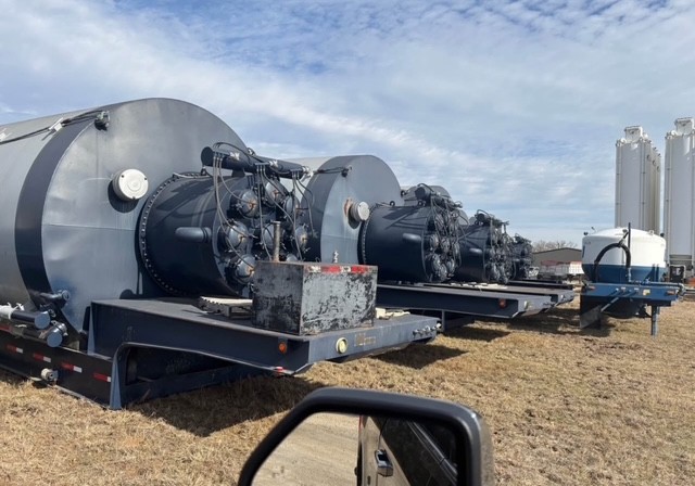 PRICE REDUCED! 6-Pack of Sand Silos on Trailers – Petroleum Connection